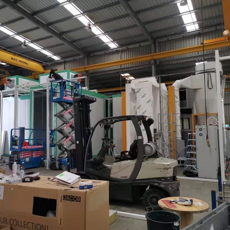 VPL Automated Powder Coating Line With Enclosed Conveyor Chain System